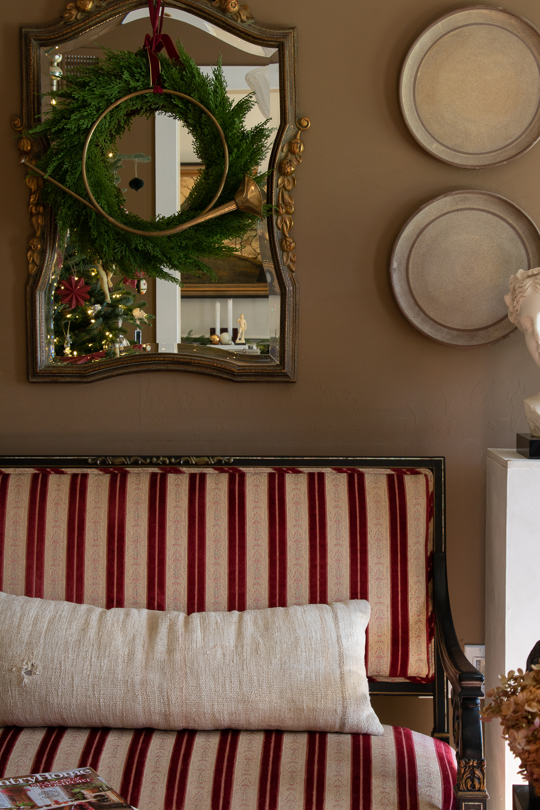 European Christmas Lounge - Seeking Lavender Lane